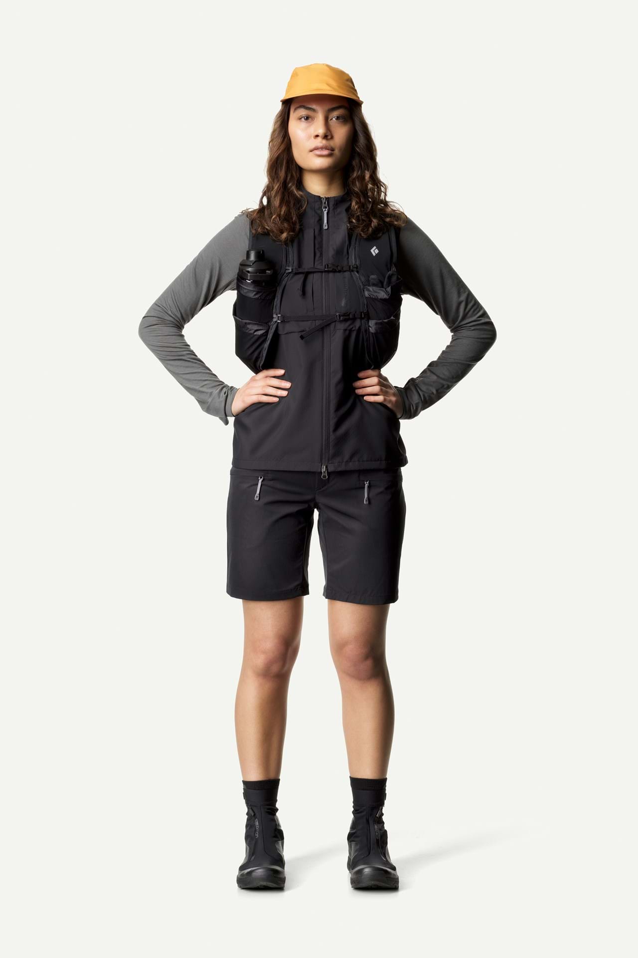 Houdini Womens Pace Hybrid Vest True Black - PlatouSport